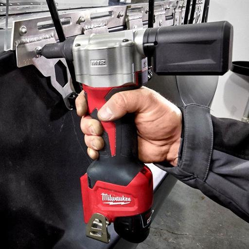 Milwaukee M12BPRT-401B 12V 4.0Ah Li-ion Cordless Pop Rivet Tool Combo Kit