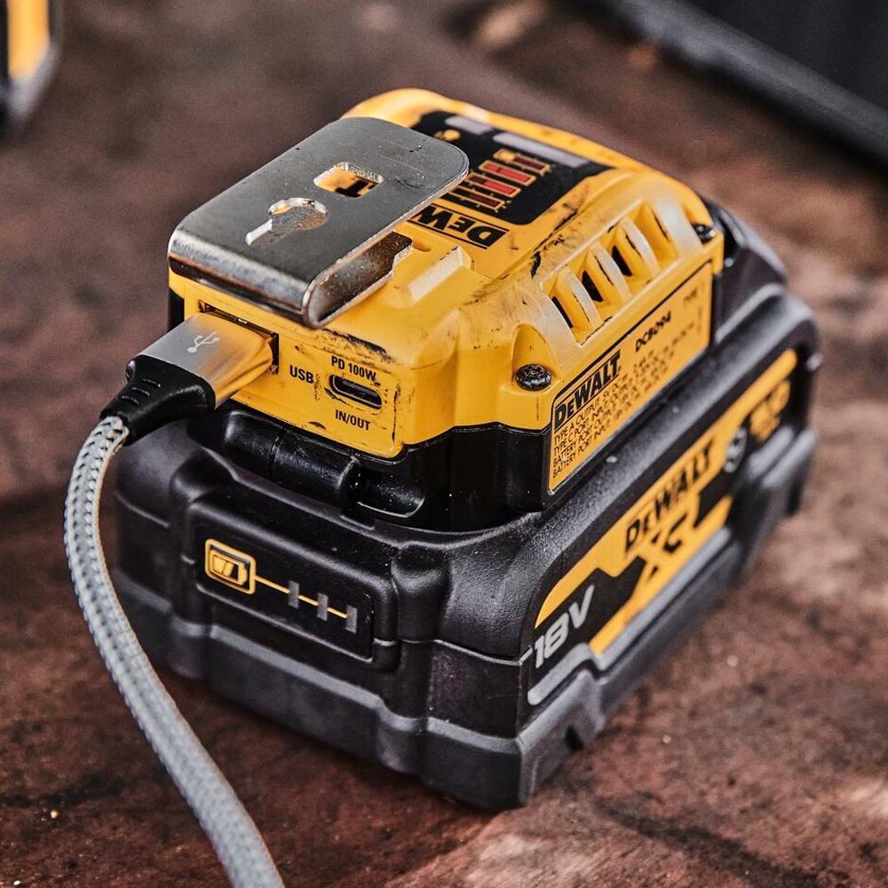 DeWalt DCB094K XE 18V XR USB Portable Charger DeWalt DCB094K XE 18V XR USB Portable Charger