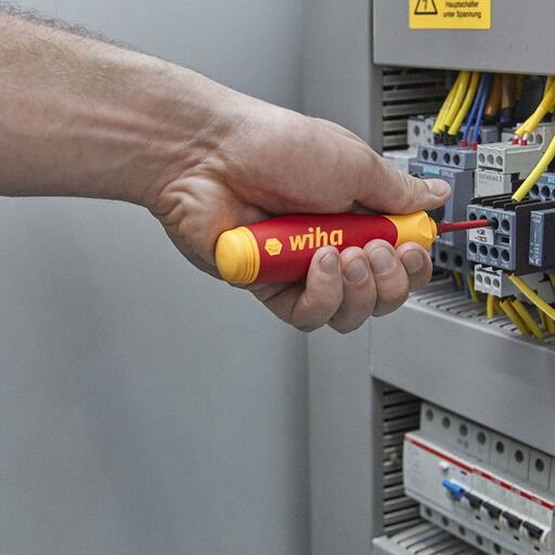 Wiha 45296 PocketMax Insulated Screwdriver with 4pce Bit Magazine