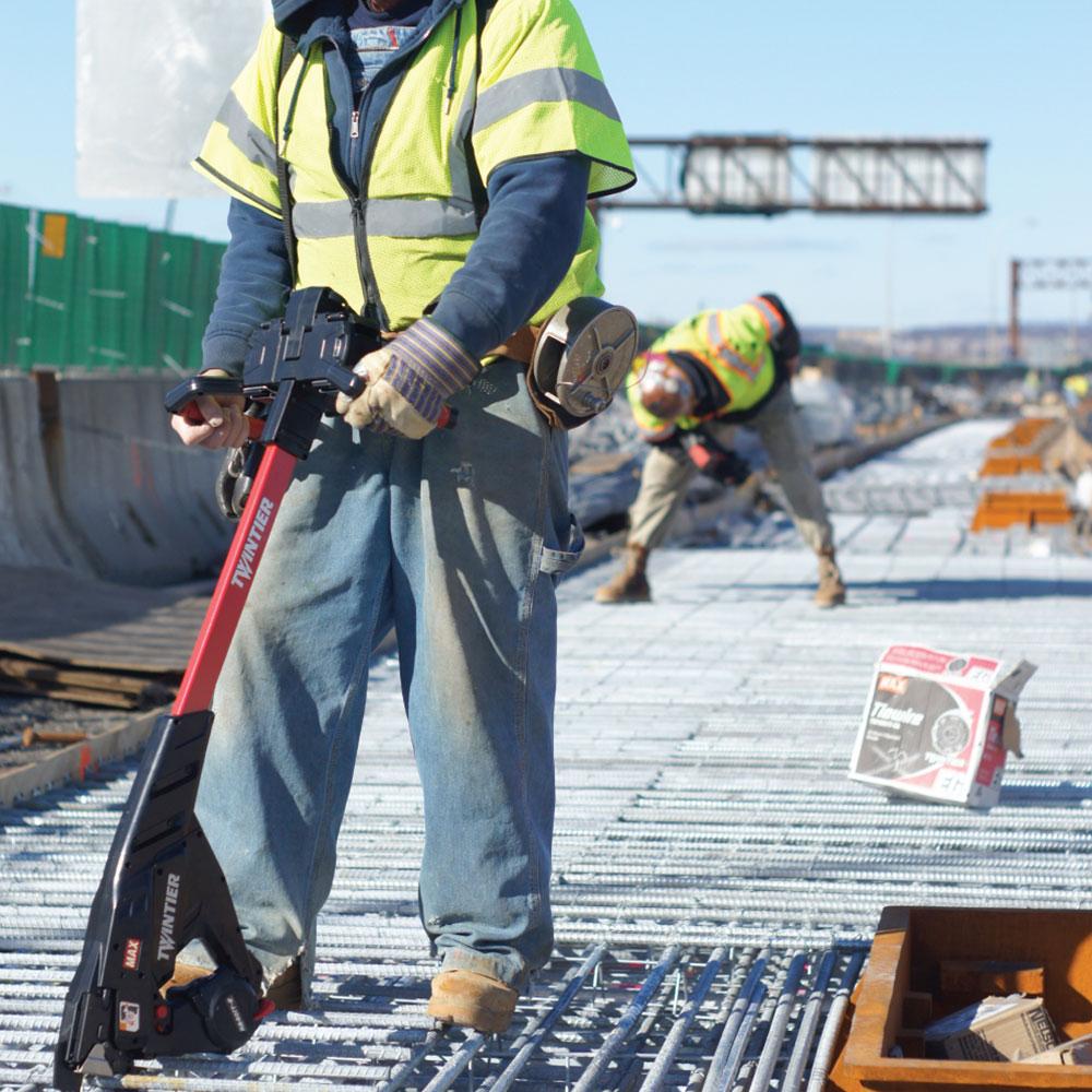 MAX RB401T-E 14.4V 5.0ah Li-ion TWINTIER Stand Up Rebar Tying Tool Combo Kit