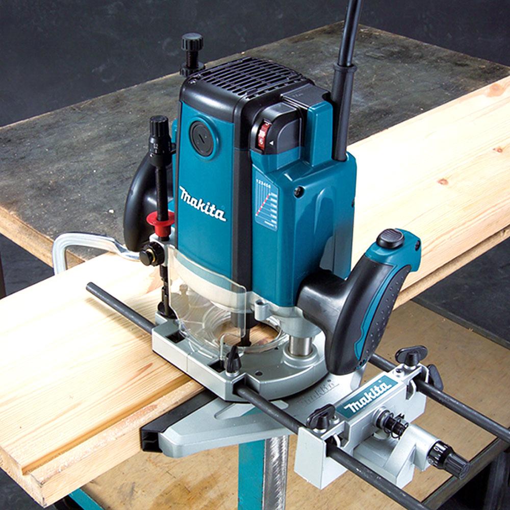 Makita RP2301FC05 2100W 12.7mm (1/2") Plunge Router
