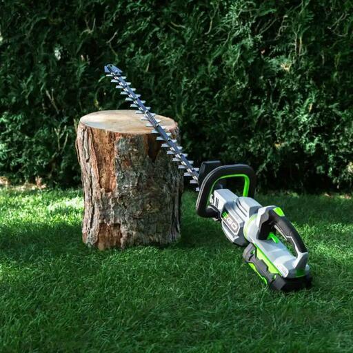 EGO HT2601E 56V 2.5Ah Li-ion POWER+ Cordless Brushless 660mm (26") Hedge Trimmer Combo Kit