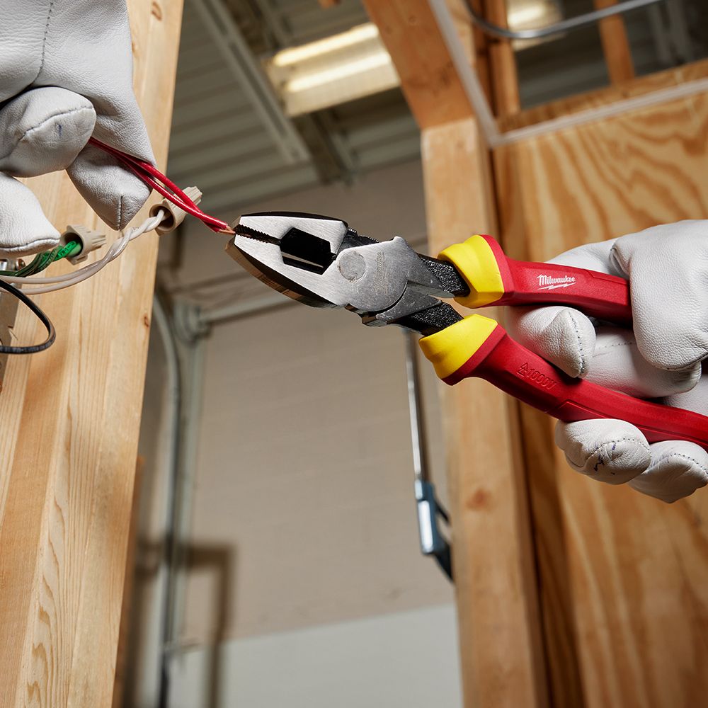 Milwaukee 48222209 228mm (9") Insulated Linesman Pliers