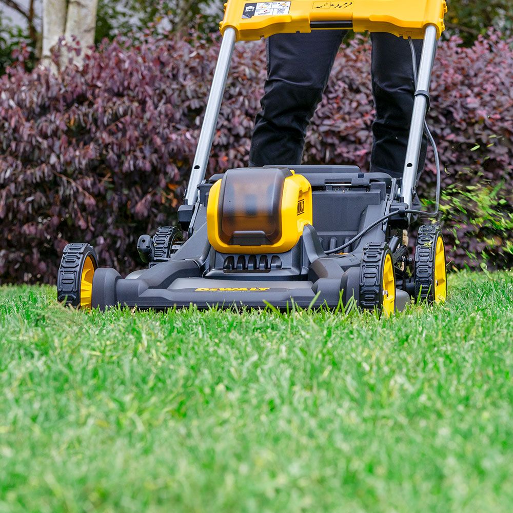 DeWalt DCMWSP550Z1-XE 54V XR Brushless Self-Propelled Mower Combo Kit