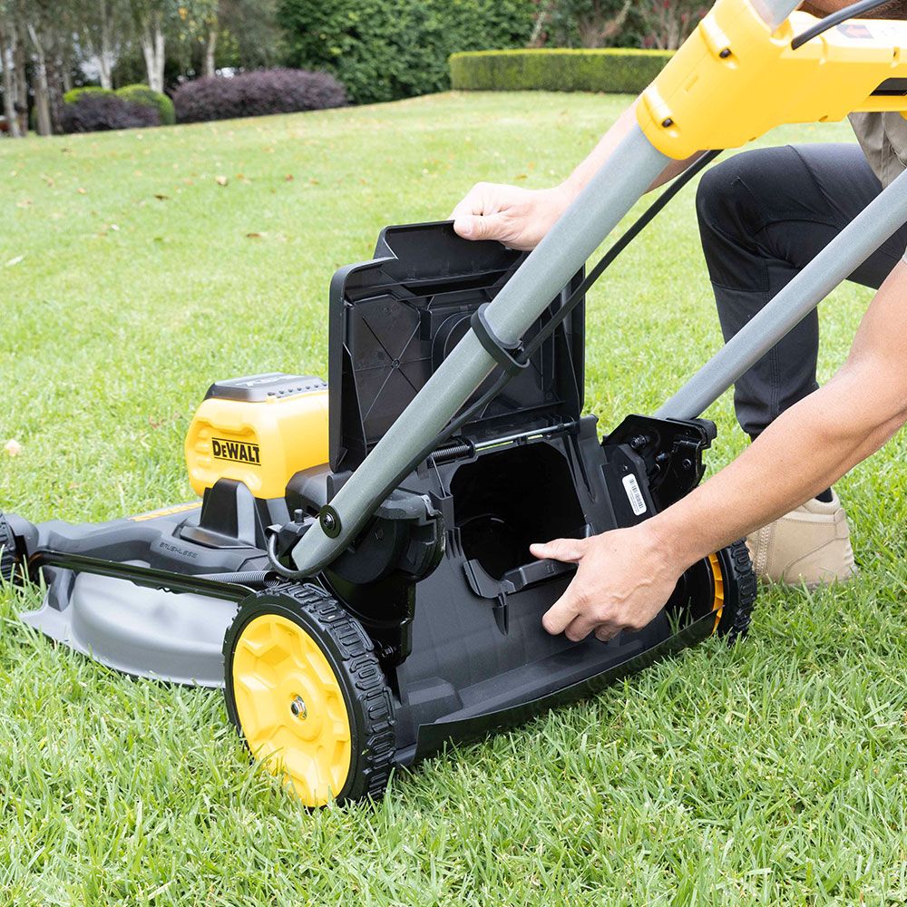 DeWalt DCMWSP550Z1-XE 54V XR Brushless Self-Propelled Mower Combo Kit