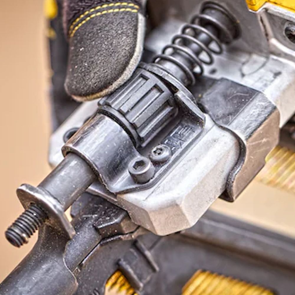DeWalt DCN930N-XJ 18V Li-ion XR Cordless Framing Nailer - Skin Only