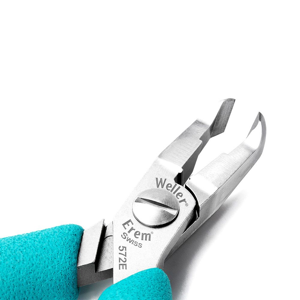 Weller 572E 4-1/2" ESD Safe Flush Angled Narrow Head Tip Cutter