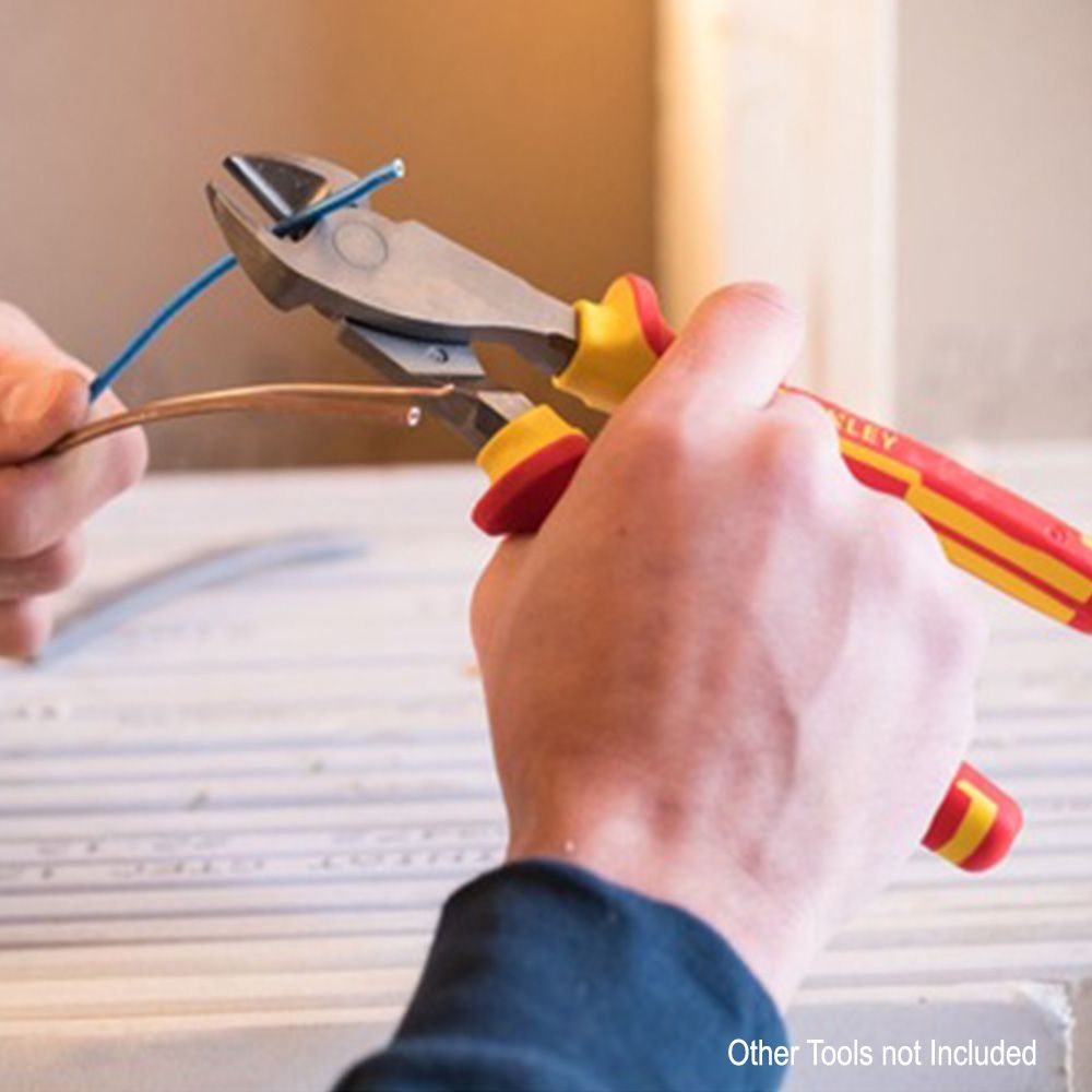 Stanley 0-84-004 FatMax 200mm VDE Diagonal Cutting Plier