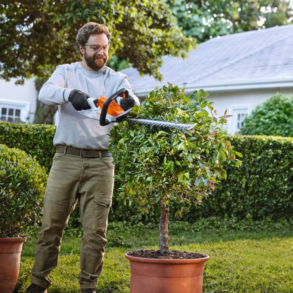 STIHL HSA 40 KIT (HA080113533) 11V 2.1Ah Li-ion Cordless AS System ...